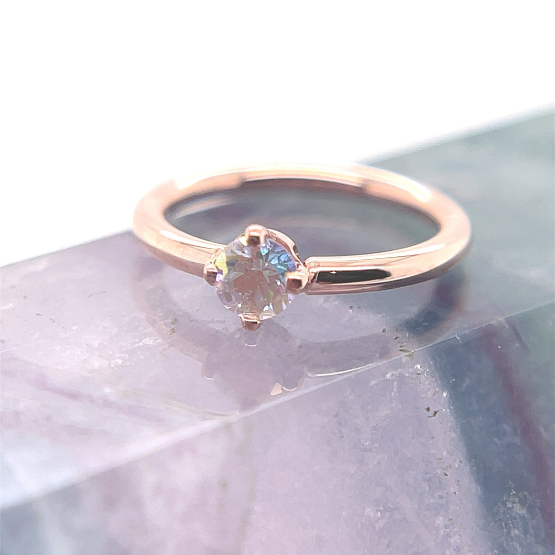16g Fixed Ring with 2.5mm Round Prong - Navel Orientation – Agave in Bloom