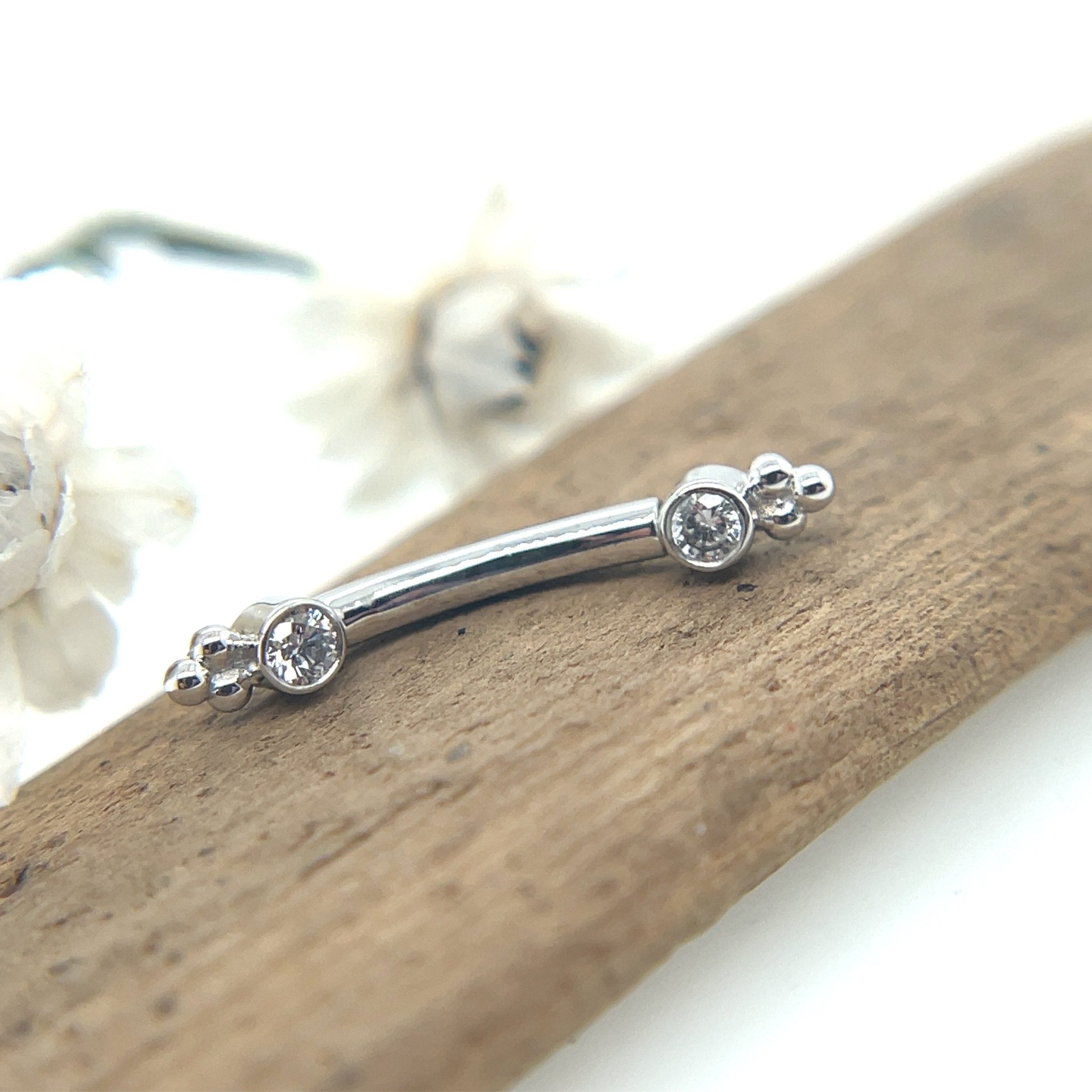 Bezel with Tri Bead Navel Curve – Agave in Bloom