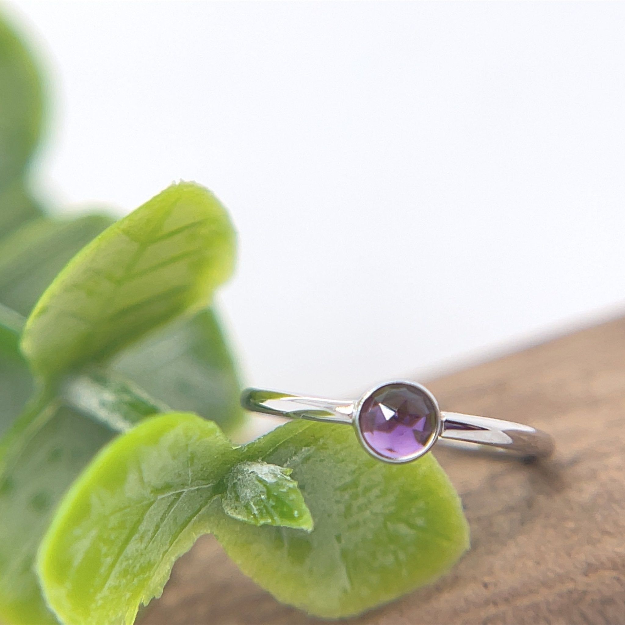 Fixed Ring with 2.5mm Open Back Round Bezel - Navel Orientation – Agave ...