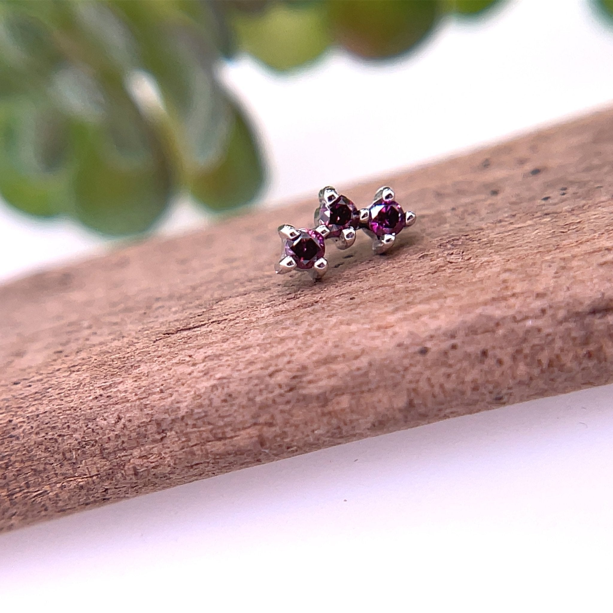 Muse with 1.5mm Gems – Agave in Bloom